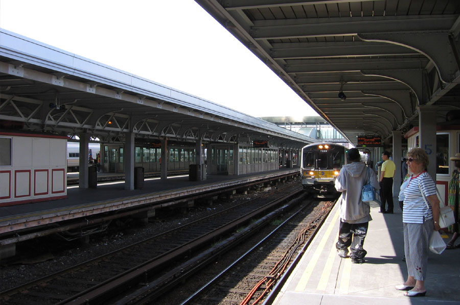 Jamaica AirTrain Station - Waiting Rooms & Kiosks - Soheil Mosun ...